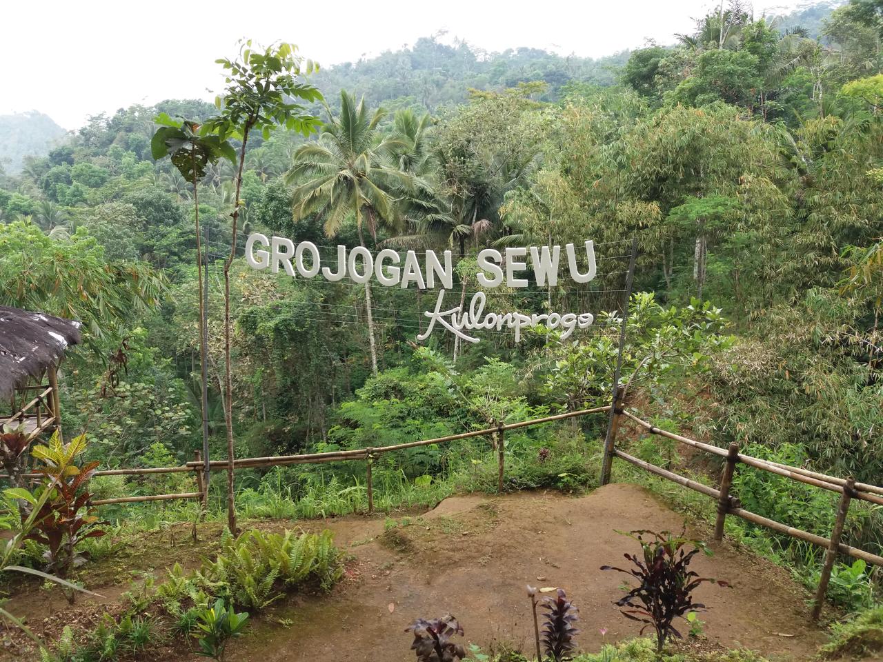 Air Terjun Grojogan Sewu Kulon Progo: Info Lengkap 2025