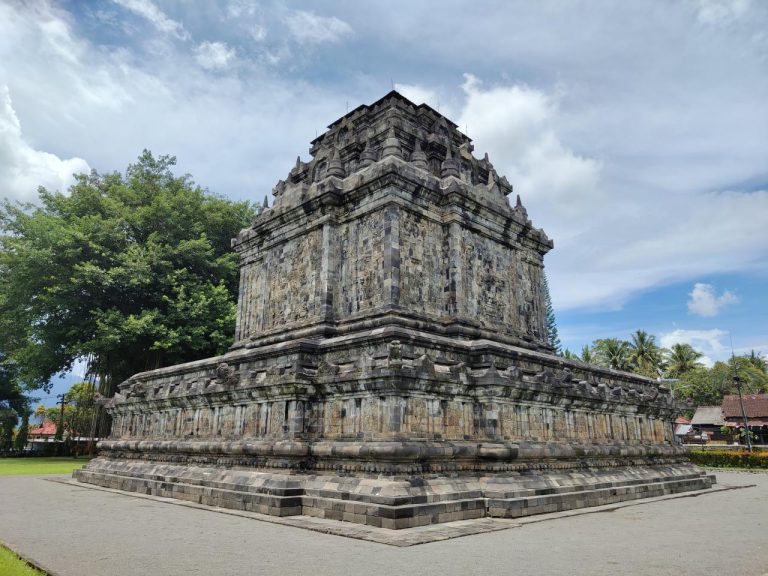 Candi Mendut: Simbol Keagungan Buddha Di Pulau Jawa - Explore Jogja