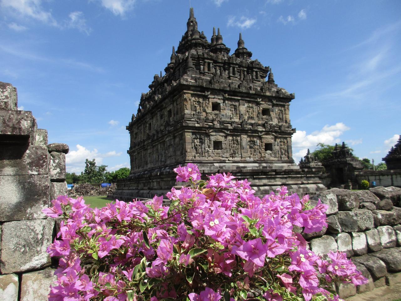 Pesona Candi Kembar Plaosan, Di Dekat Prambanan - Explore Jogja