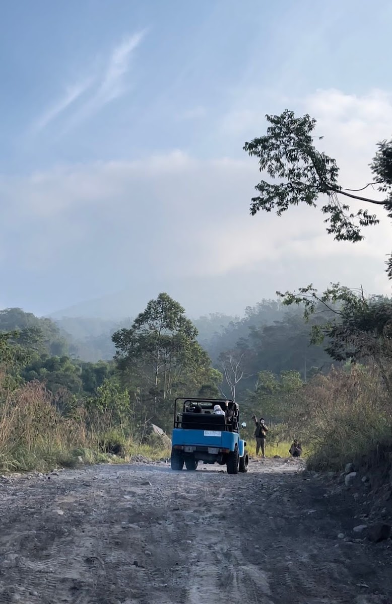 Lava Tour Merapi: Petualangan Edukatif di Gunung Api Teraktif Indonesia